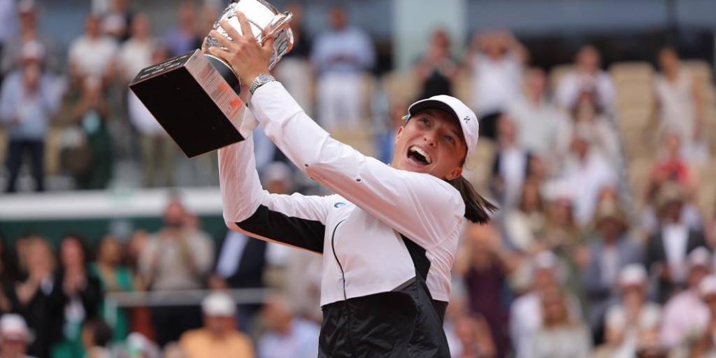 Swiatek bate a Muchova y gana su tercer Roland Garros en cuatro años