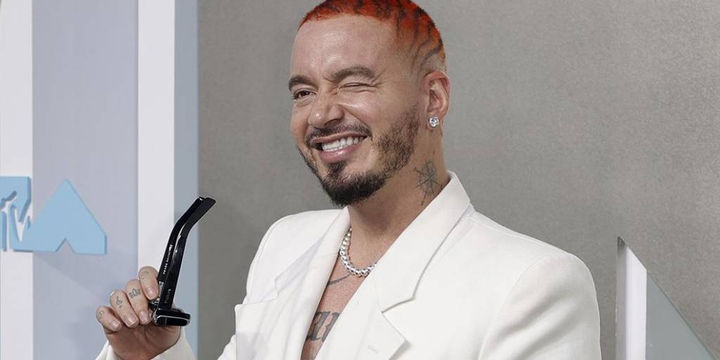 J Balvin asegura que al papa le gusta el reguetón