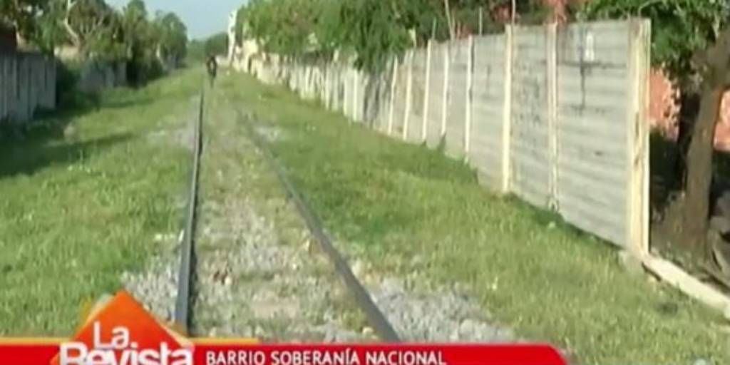 Vientos fuertes provocan la caída de una pared del ferrocarril en una ...