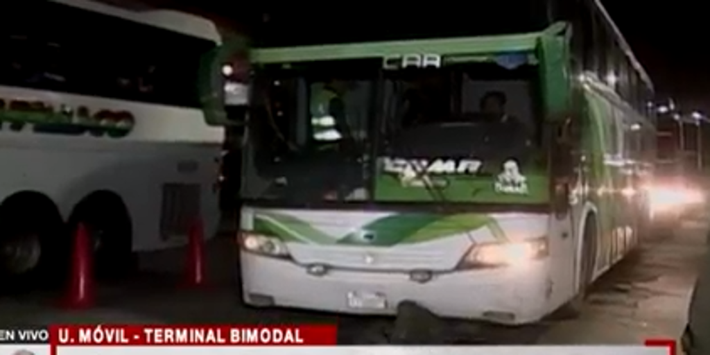 Santa Cruz: Controlan buses que salen al interior desde la Terminal Bimodal