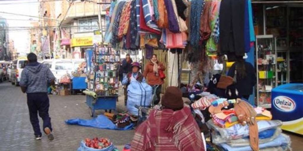 Comercio informal en aceras y calles: Exacalcalde atribuye a la falta ...