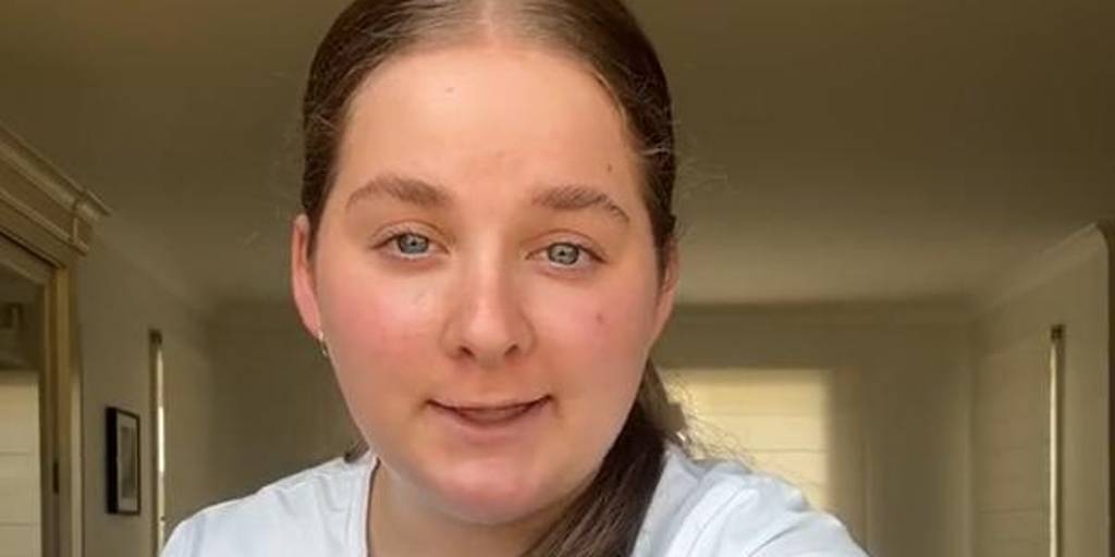 El drama de Ebony May, la joven de 20 años que tiene la voz de una niña de cinco