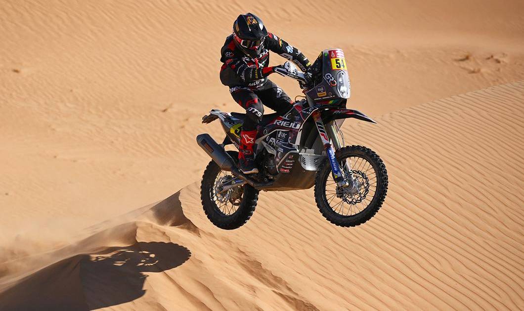 Nosiglia acelera a fondo y recupera terreno en el Dakar 2023