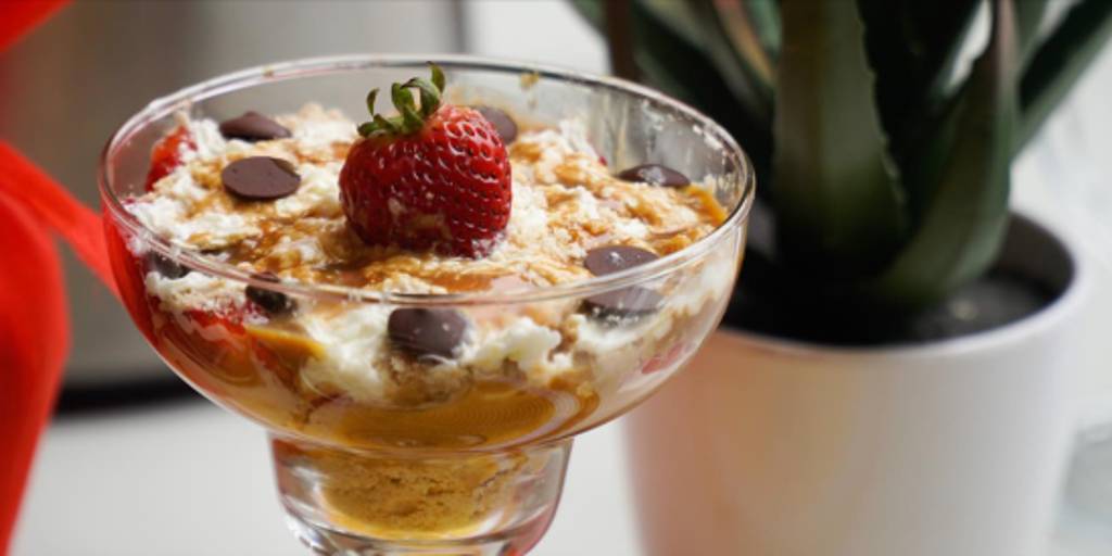 Receta: Aprendemos a preparar un delicioso postre con frutillas