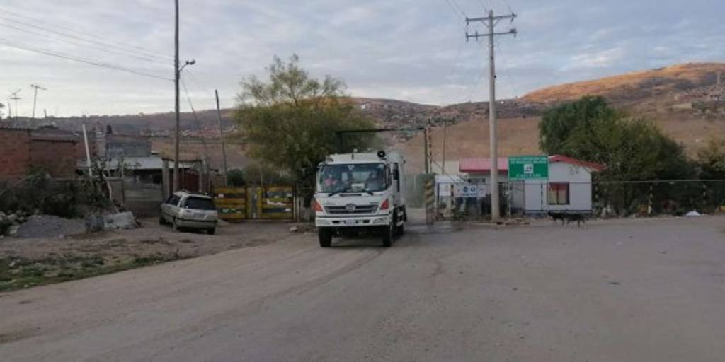Carros basureros levantan deshechos en Cochabamba tras dos días de ... Carros basureros levantan deshechos en Cochabamba tras dos días de ...