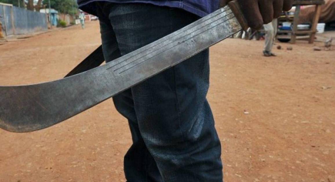 Un niño está en terapia intensiva tras ser atacado con un machete por ...