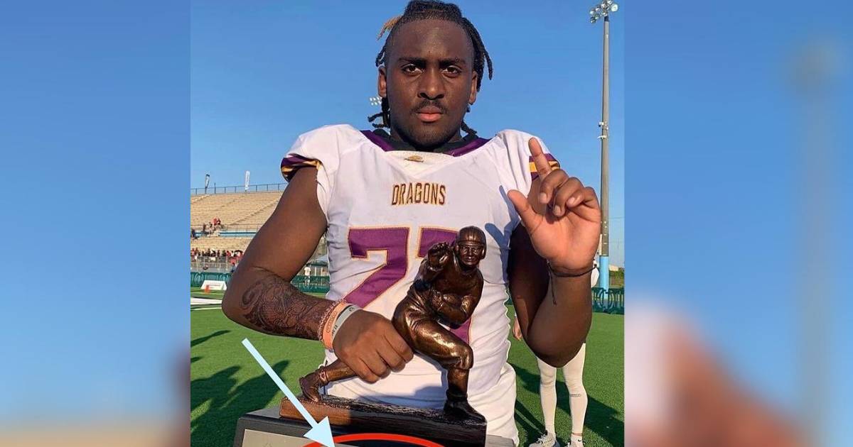 Polémica por el jugador con bigote y tatuajes que dice tener 12 años