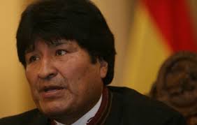 Evo al izar la bandera: "si Chile ama la paz, no debería objetar ...