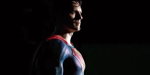 Henry Cavill anuncia oficialmente que regresa como Superman