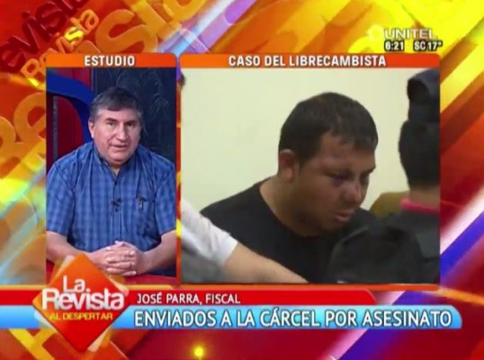 Ronico nostálgico le canta a su gallo muerto la canción de "el polvorete"