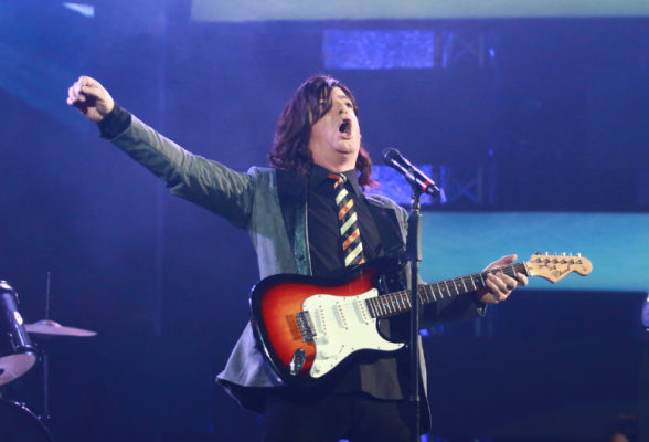 Daniel Pesce se presentó como Miguel Mateos en el escenario de 'Yo me ...