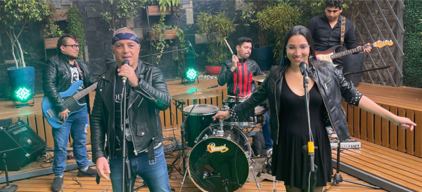 Daniel Pesce regaló una tremenda presentación por el Día Mundial del Rock