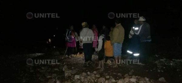 Varias casas quedaron destruidas por el desborde del río Arque en ...