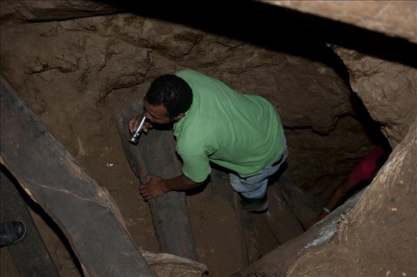 Ocho hondureños cumplen tres días atrapados en mina sin que se sepa si ...
