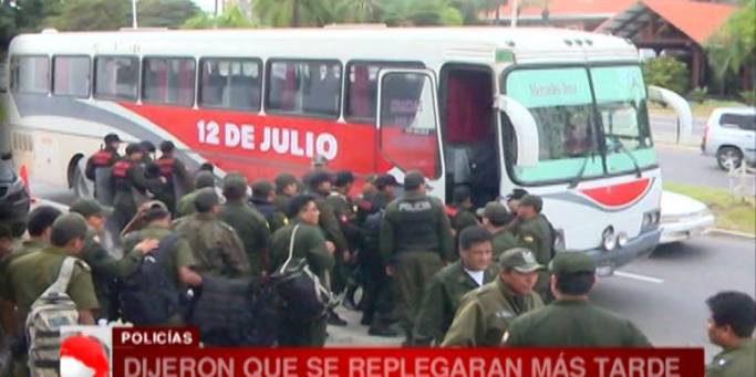 Policías denuncian presión para no amotinarse