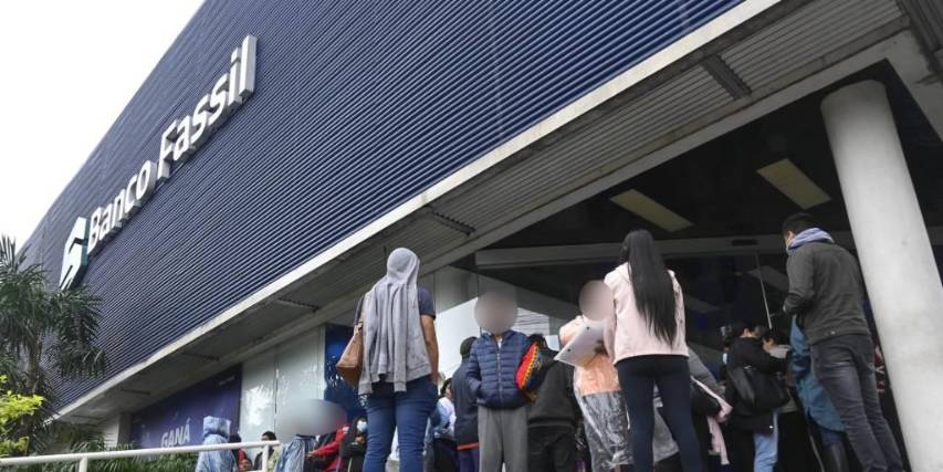 APS conocía de las inversiones en el Banco Fassil, señala AFP previsión