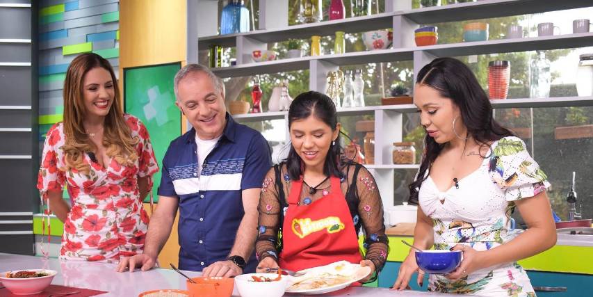 Amanda “destroza” el plato de “bibimbap” que preparó