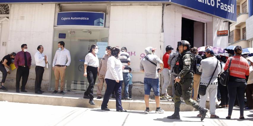 Las 8 claves para entender lo que está sucediendo con el Banco Fassil