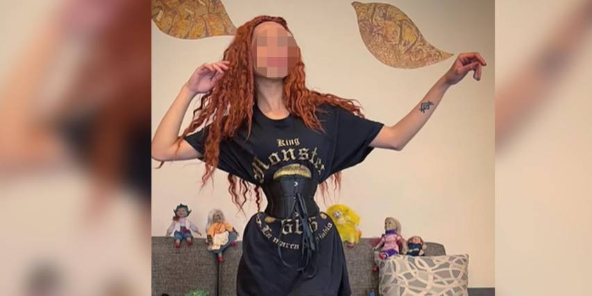 Mujer presume diminuta cintura gracias al uso de corsés